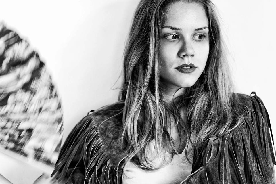 Simona Arsu, de pe scena Teatrului Anton Pann. pe marile ecrane în “6,9 ...