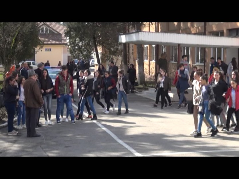 Tabără pentru sinistrați pe Dealul Capela! - Eveniment Valcean