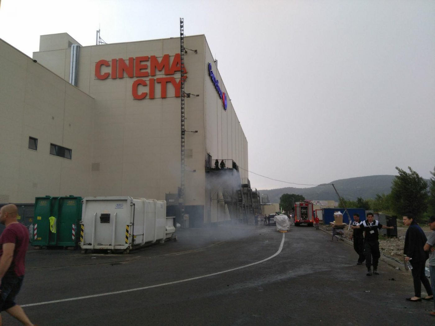 FOTO/VIDEO Incendiu la Shopping City Mall Rm. Vâlcea! - Eveniment Valcean
