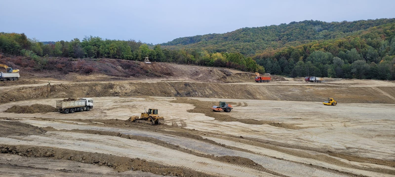 FOTO/VIDEO: Lucrări în grafic, la Depozitul ecologic de deșeuri din ...
